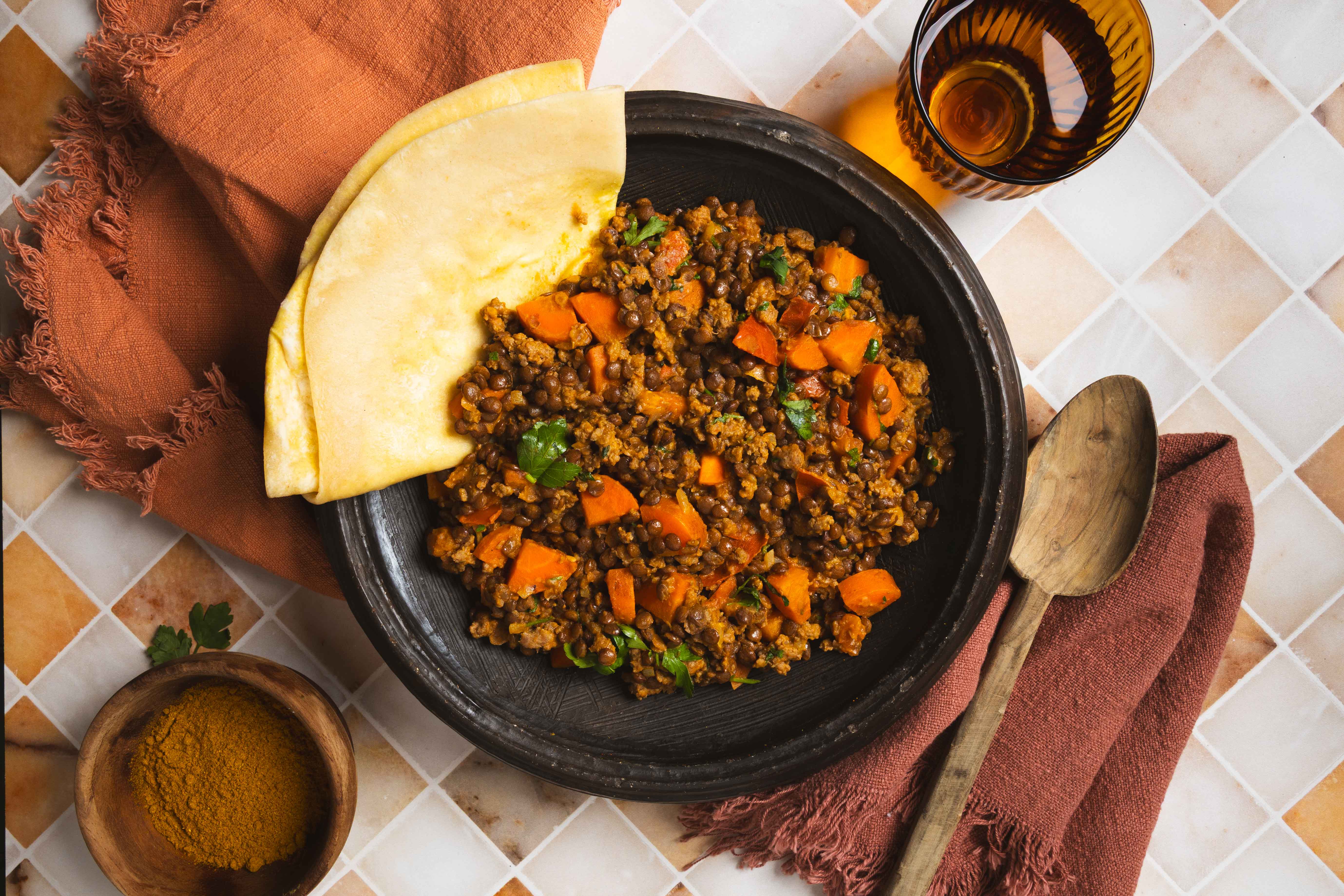 Dahl met gehakt en rotivel